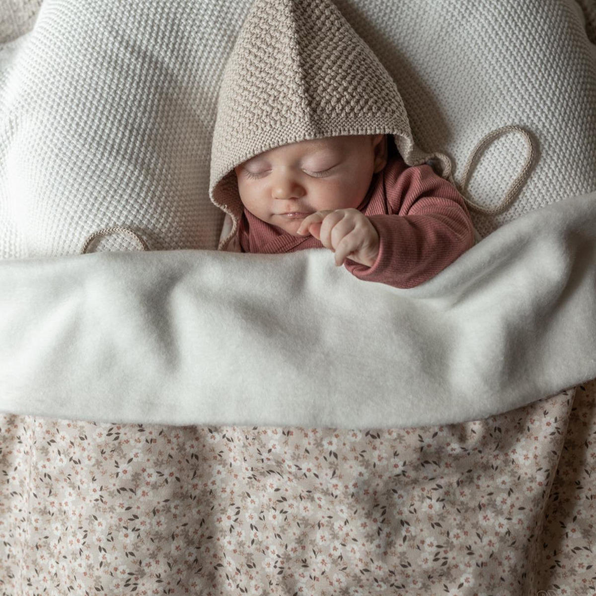 Yumi Baby wiegdeken 75x100 cm Flower Bomb | kleertjes.com