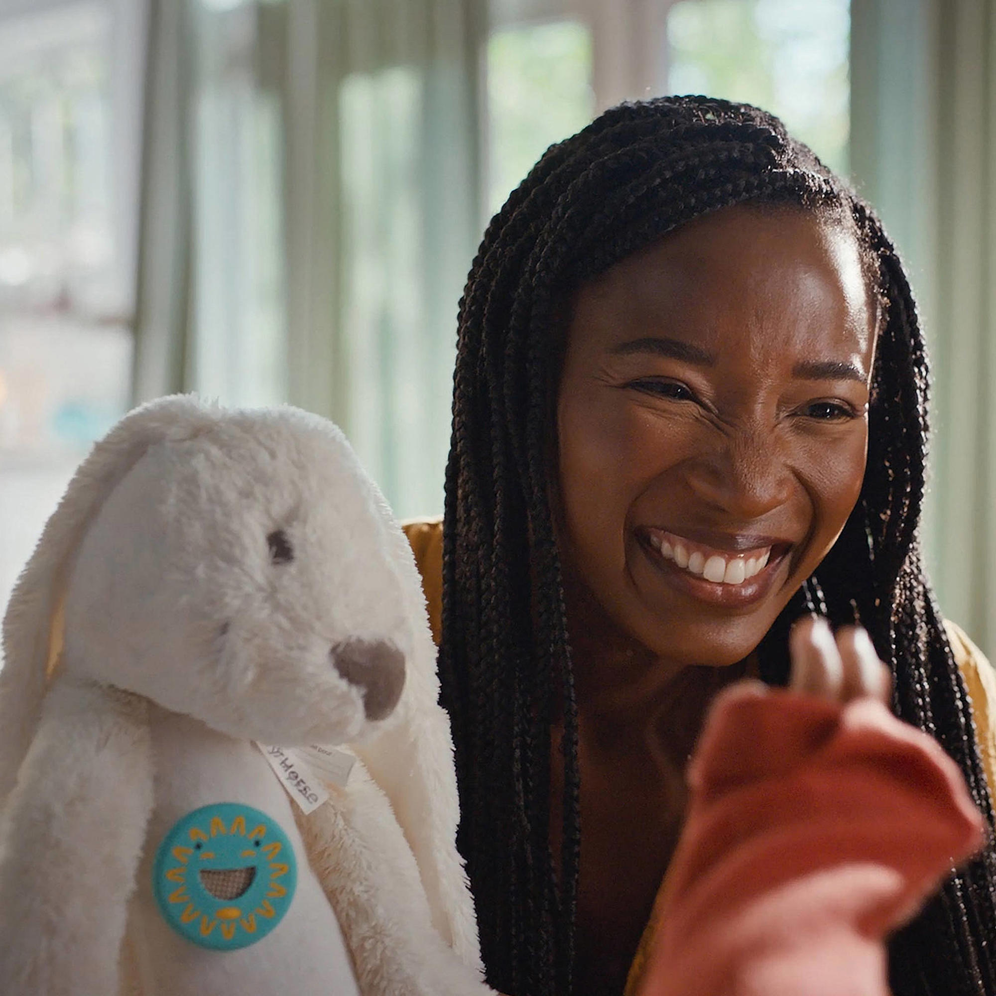 Alecto Button HeeHee + konijn - interactieve knuffel | kleertjes.com