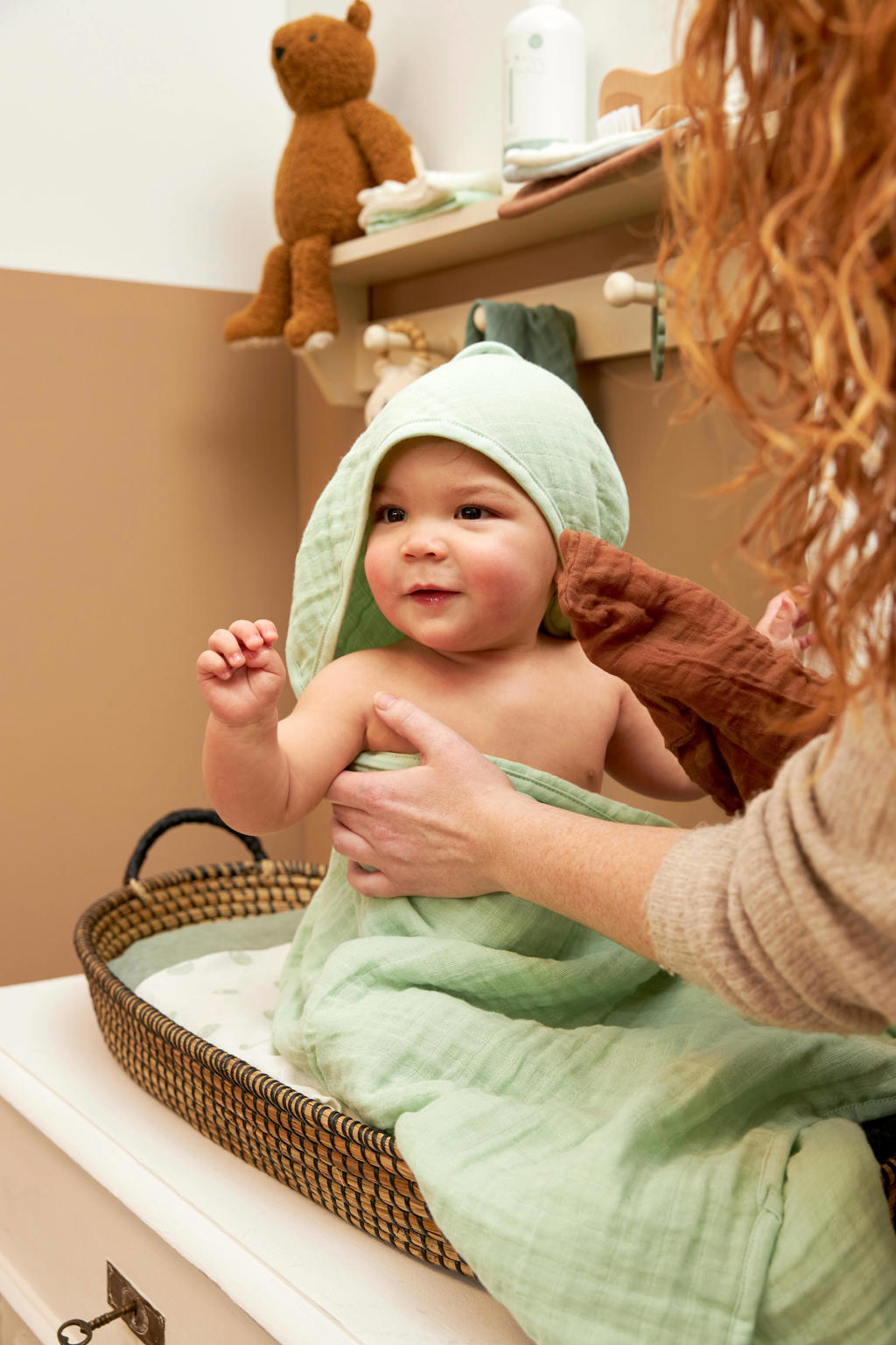 Meyco hydrofiele badcape 80x80cm soft green | kleertjes.com