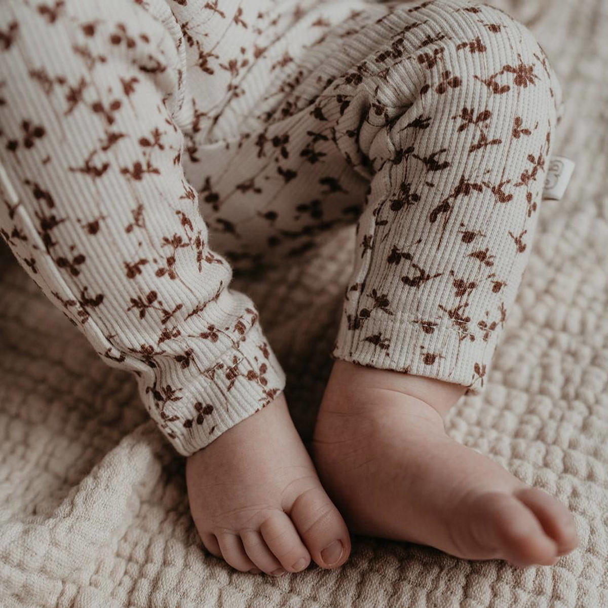 Yumi Baby new born broek Brown Leafs | kleertjes.com