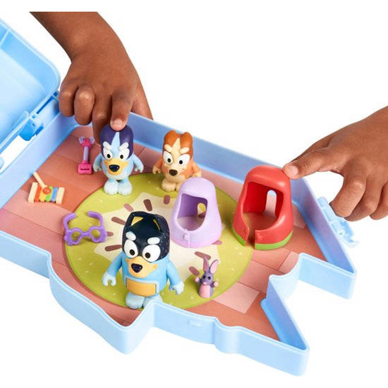 Moose Toys Bluey Ultimate Play & Go Set | kleertjes.com
