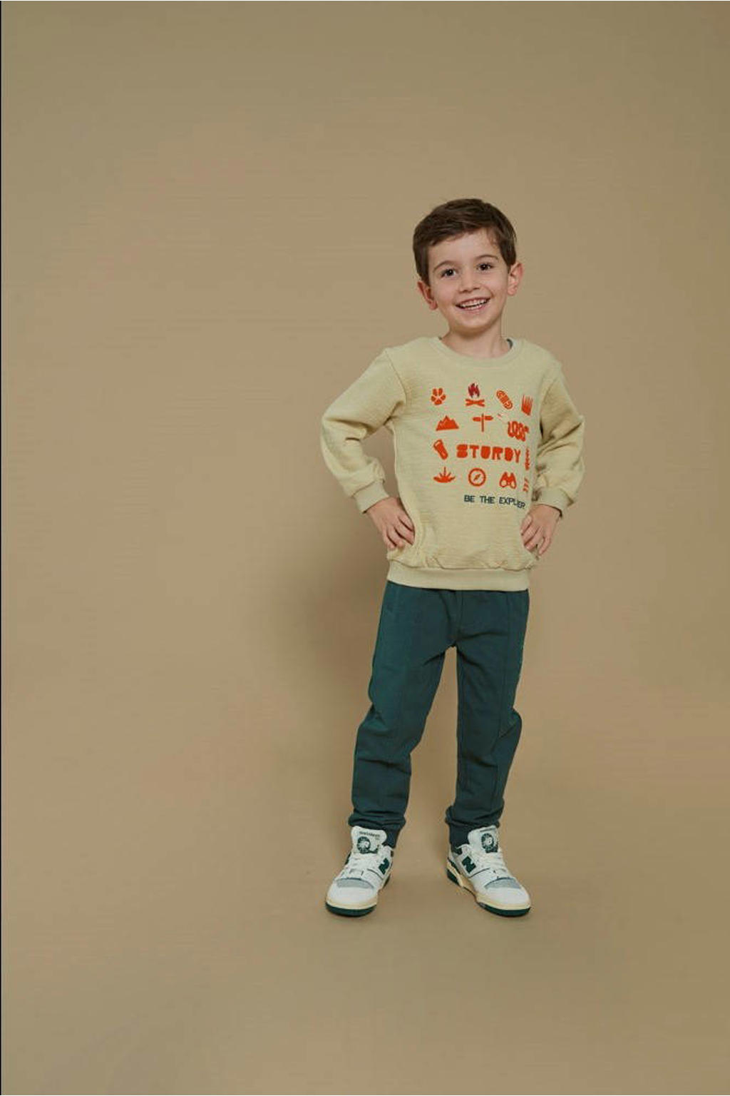 Sturdy sweater beige/oranje Chasing trails | kleertjes.com