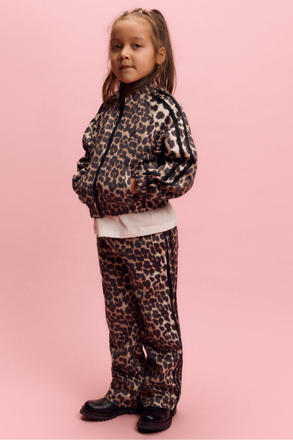 Alix Mini wide leg sweatpants met panterprint bruin | kleertjes.com